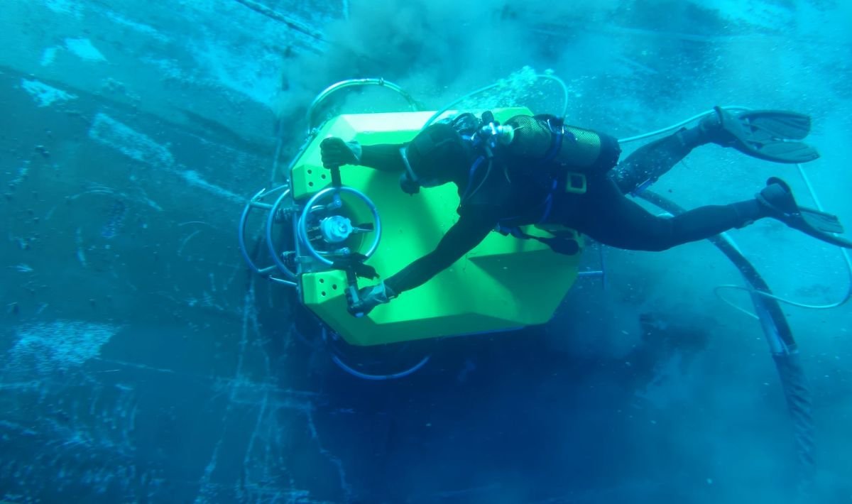 Top-1 Affordable Underwater Hull Cleaning in Ensenada